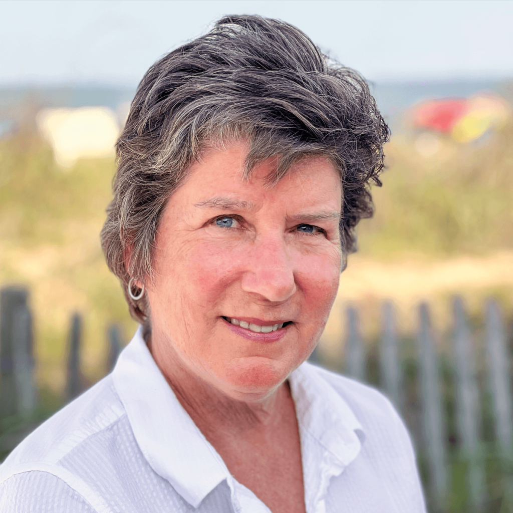 Sharon Denny, Wildlife Photographer - The Cape Current